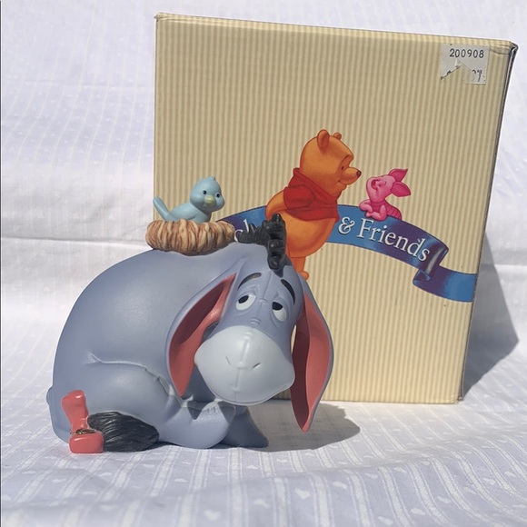 Disney | Art | Winnie The Pooh And Friends Figurines A New Friend How ...